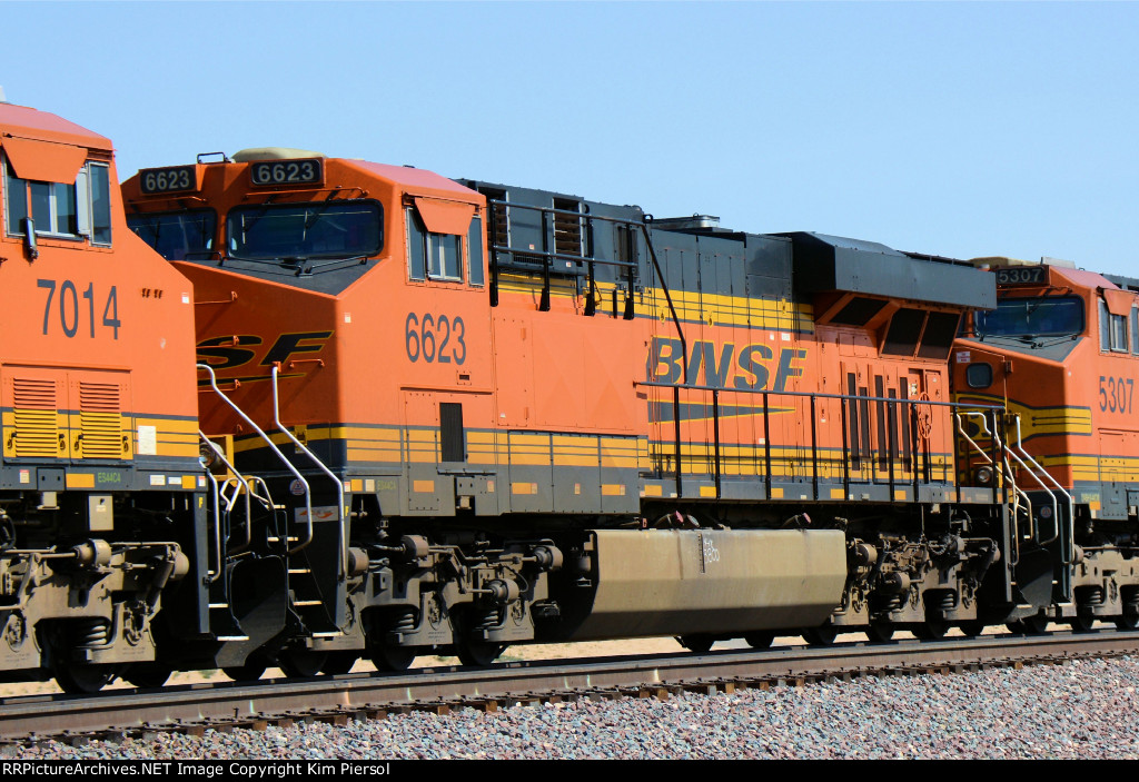 BNSF 6623